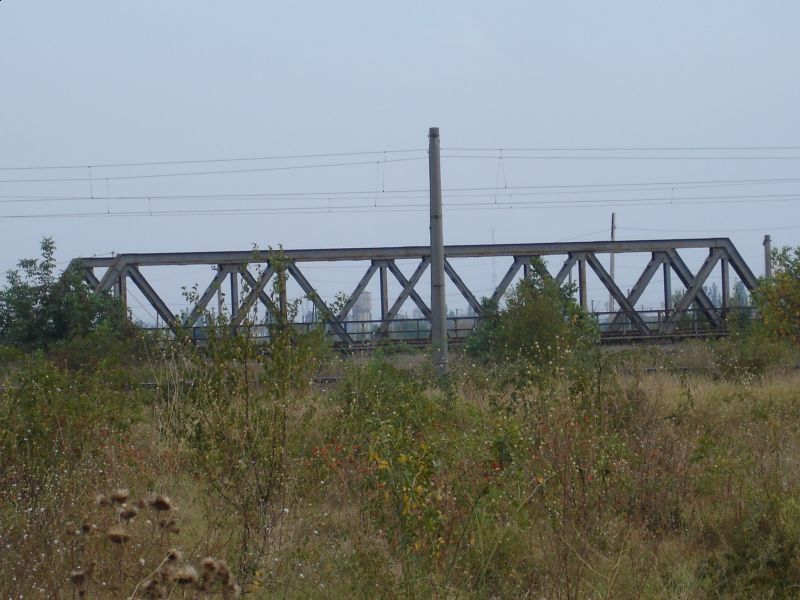 este paralel cu centura bucuresti